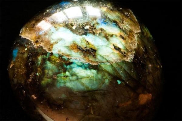 10 Labradorite Facts and Photos That Will Inspire You