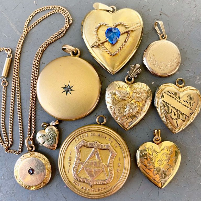 A Soulmate Connection Through Couple’s Jewelry | Getnamenecklace.com